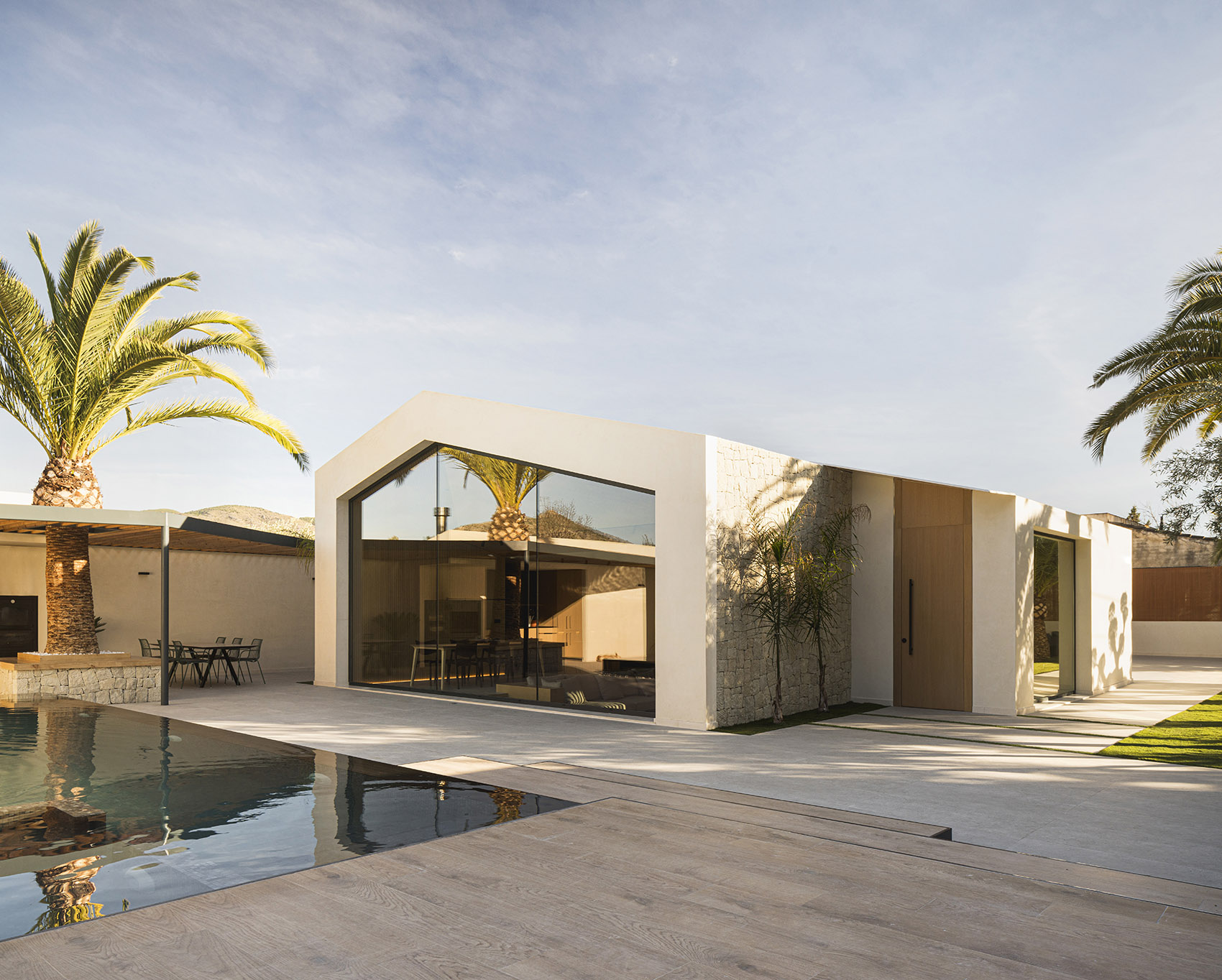 Home Refurbishment for Alejandro and Inma by Pablo Muñoz Payá ...