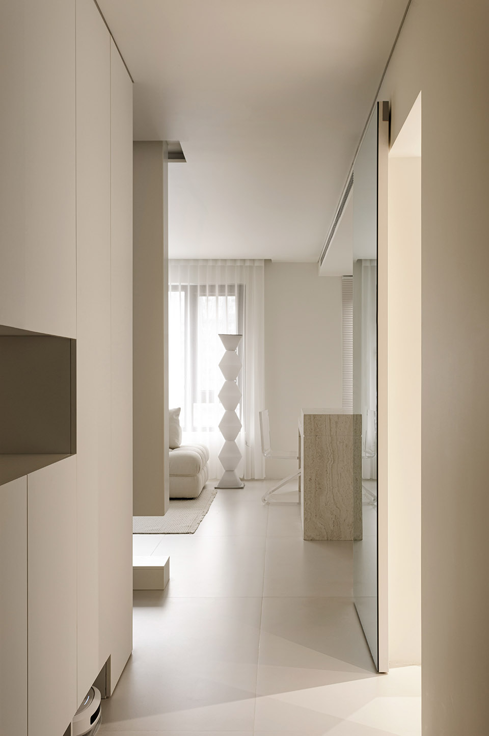 Between the lines, China by CHENJING DESIGN - 谷德设计网