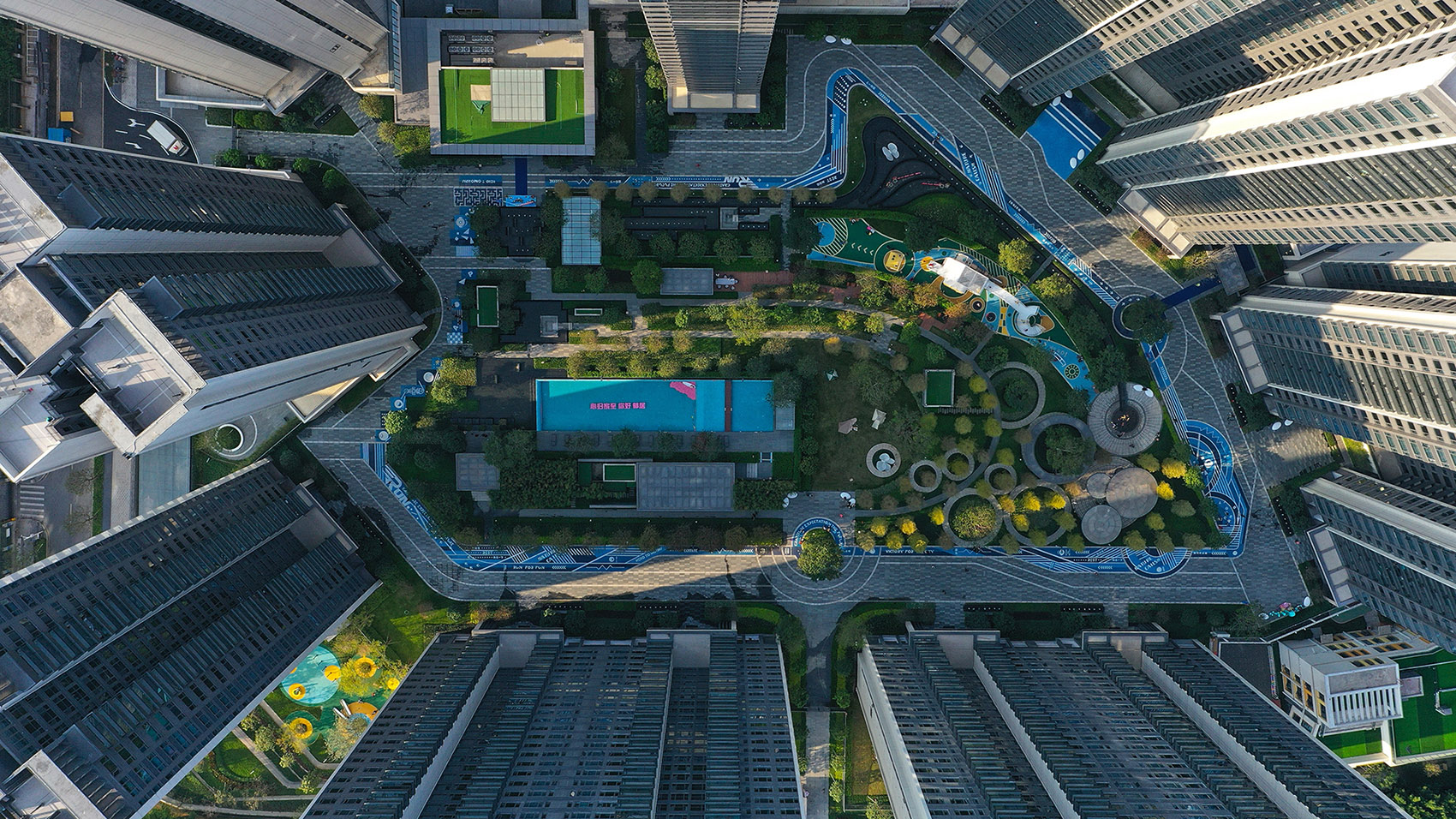 Shenzhen Yanlord Four Seasons New Gardens, China by CICADA + PUYU ...