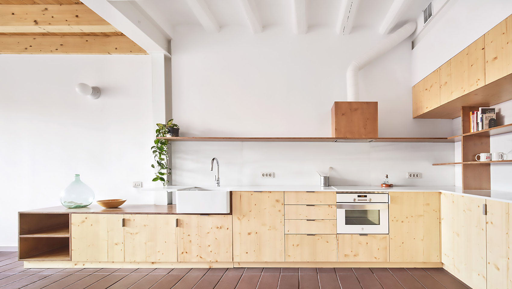 82SAN Renovation and expansion of a row house in the center of Terrassa ...