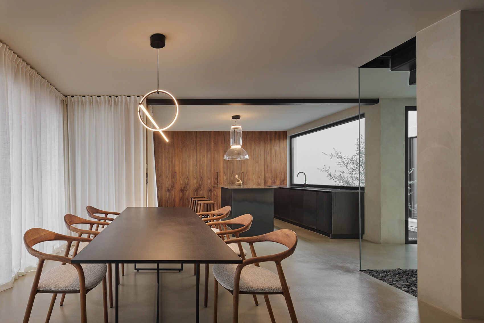 Humility of nature in the family apartment by studiopi and Regular ...