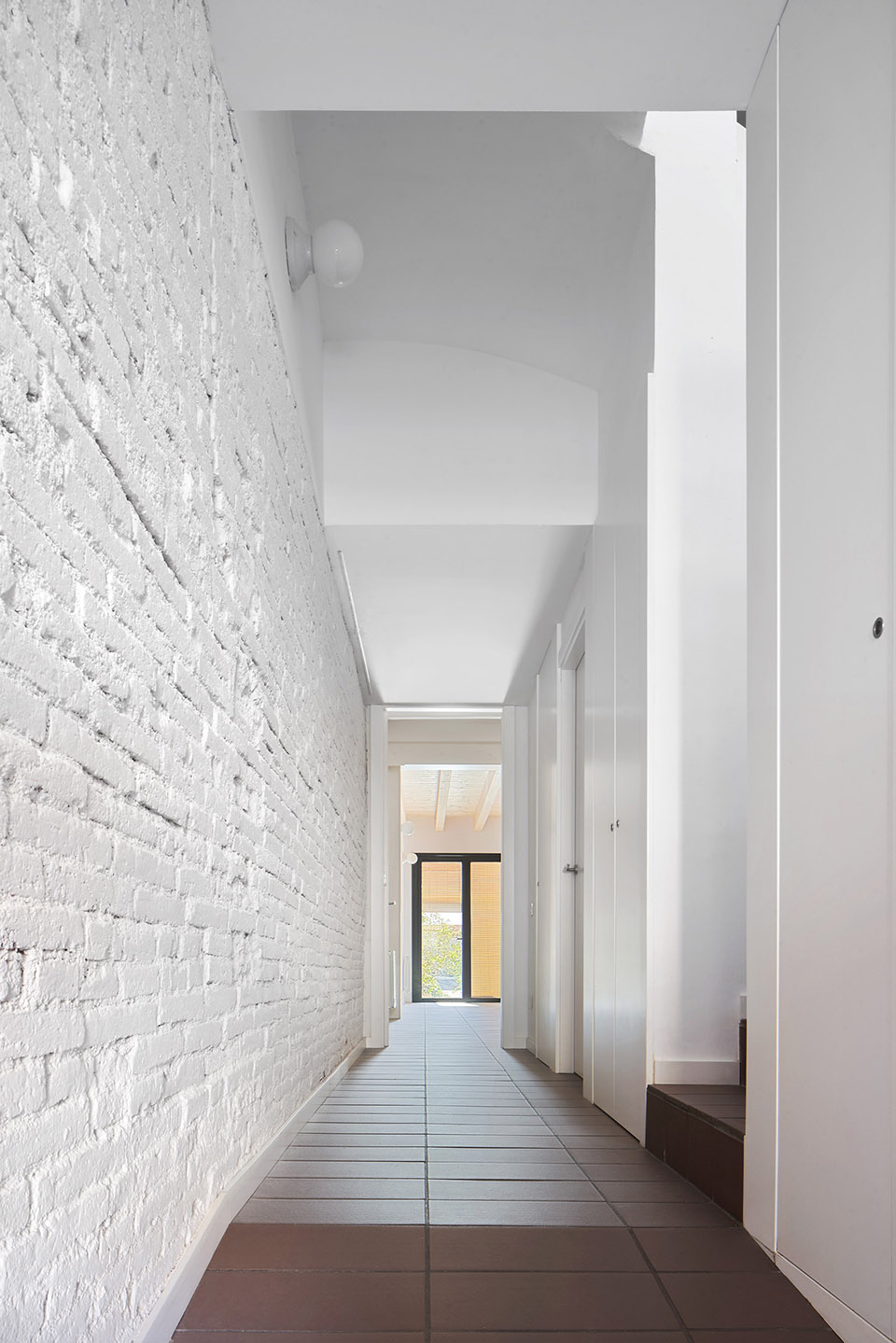 82SAN Renovation and expansion of a row house in the center of Terrassa ...