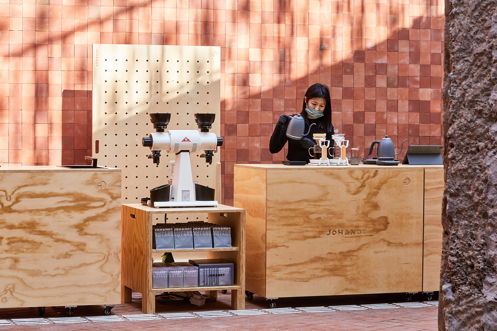 JOHANDY traveler’s mobile cafe by 725321STUDIO - 谷德设计网