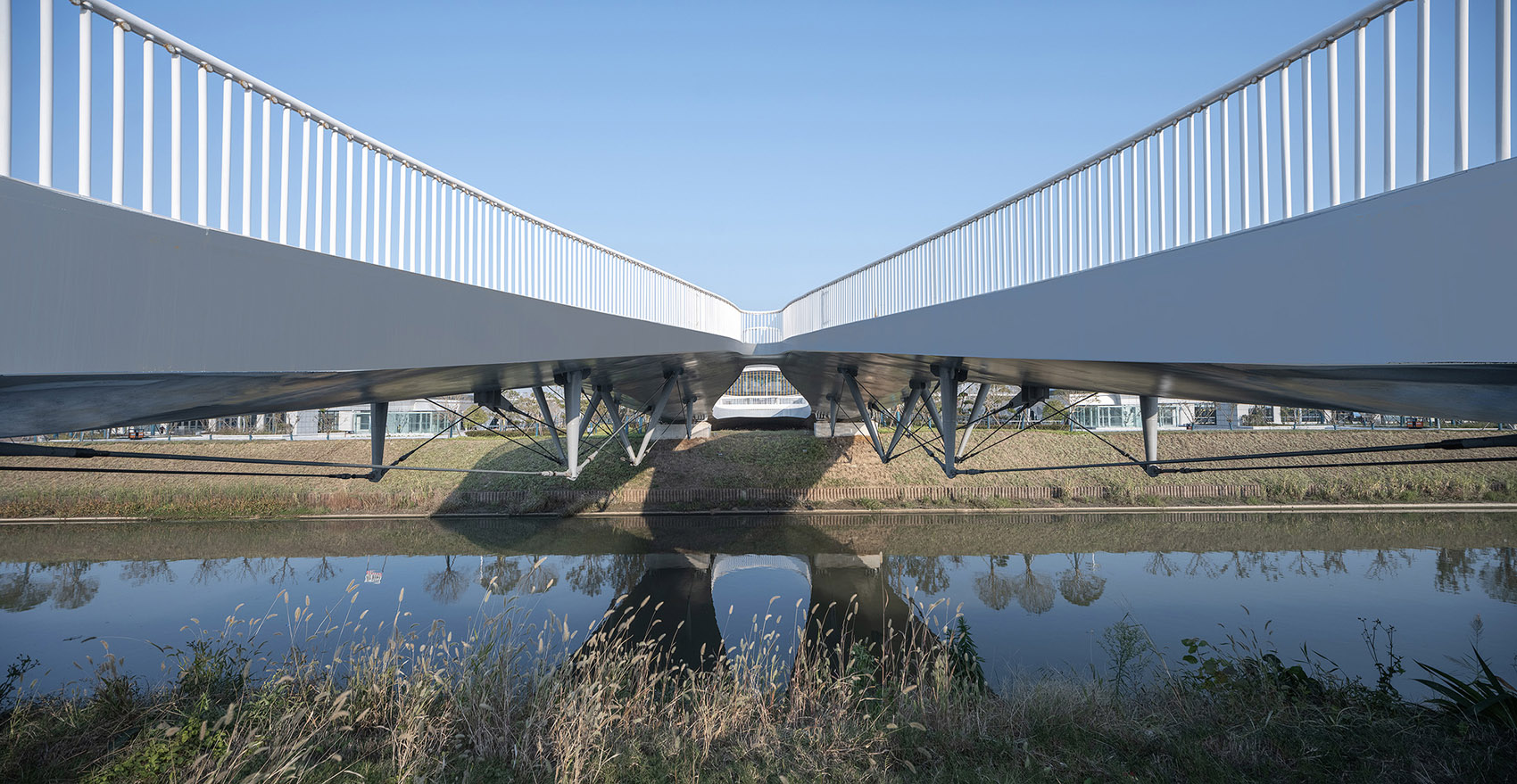 Baoying High Speed Railway Station Pedestrian Bridge(Lotus Leaf Bridge ...