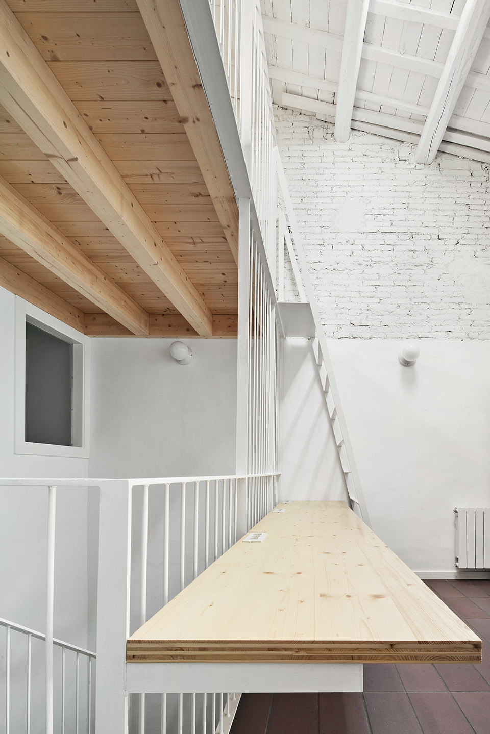 82SAN Renovation and expansion of a row house in the center of Terrassa ...