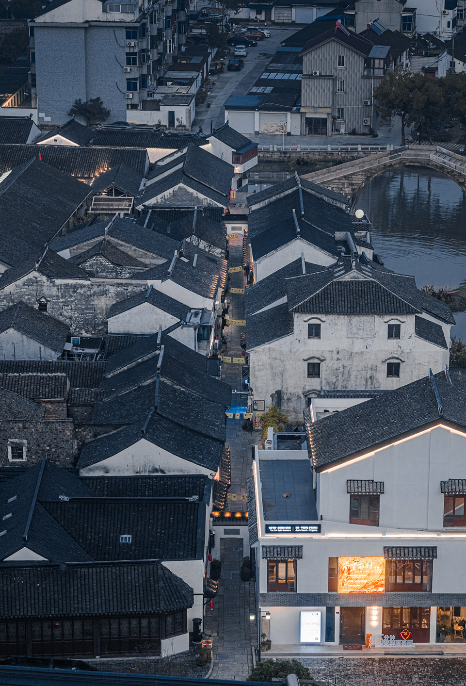 Yuanjian Group’s Pingwang ‘Grand Canal Bazaar’ by Studio Ininches - 谷德设计网