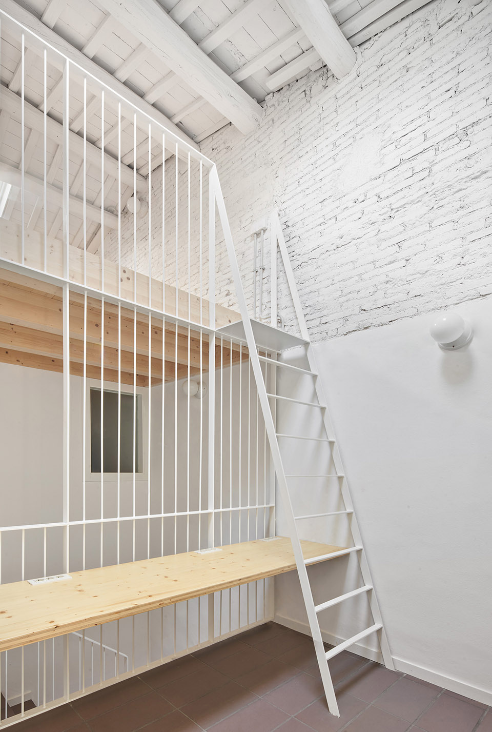 82SAN Renovation and expansion of a row house in the center of Terrassa ...