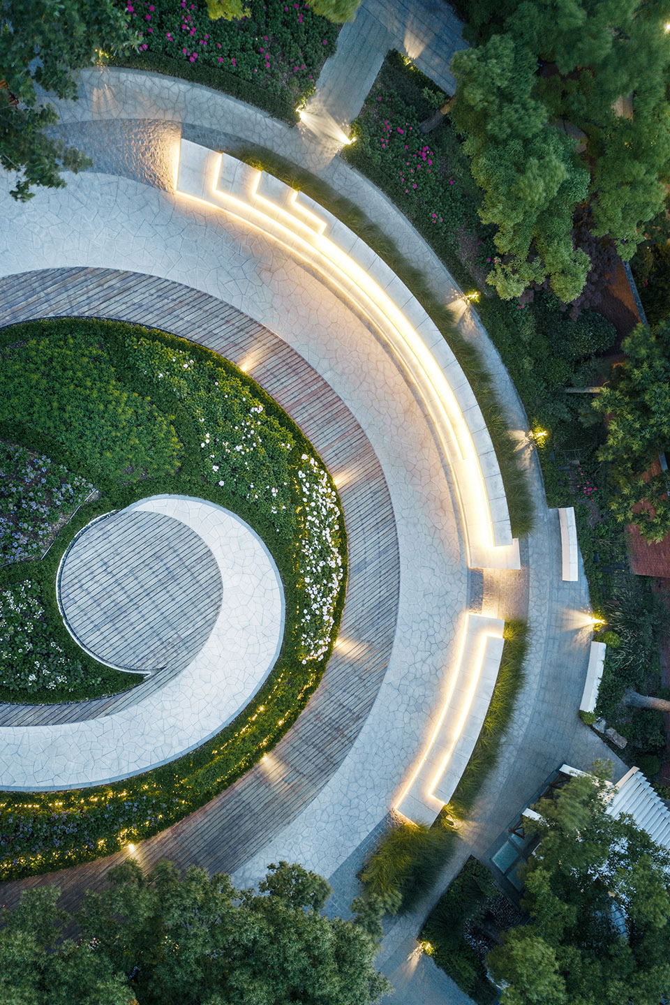 Caojiadu Garden Renovation，Shanghai by VIASCAPE design - 谷德设计网