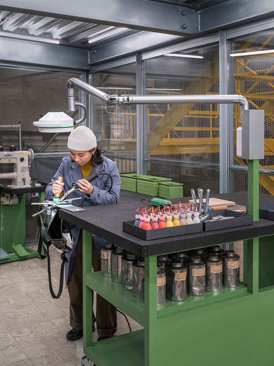 FREITAG STORE SHANGHAI by FREITAG and Kooo Architects - 谷德设计网