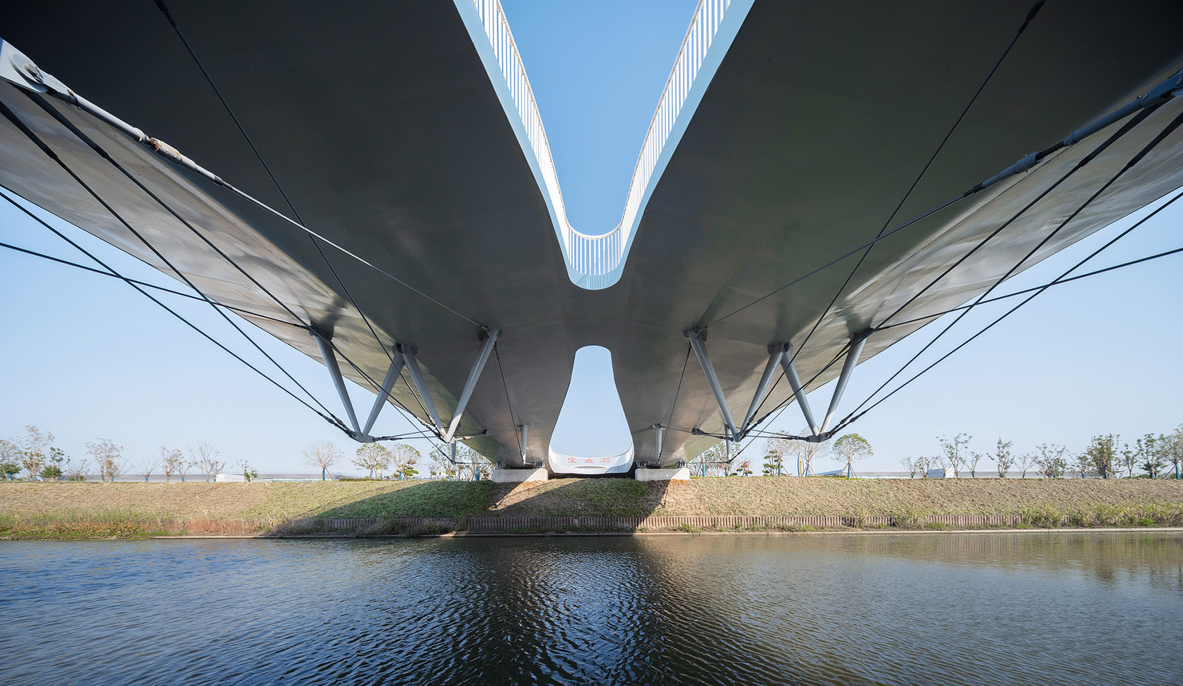 Baoying High Speed Railway Station Pedestrian Bridge(Lotus Leaf Bridge ...