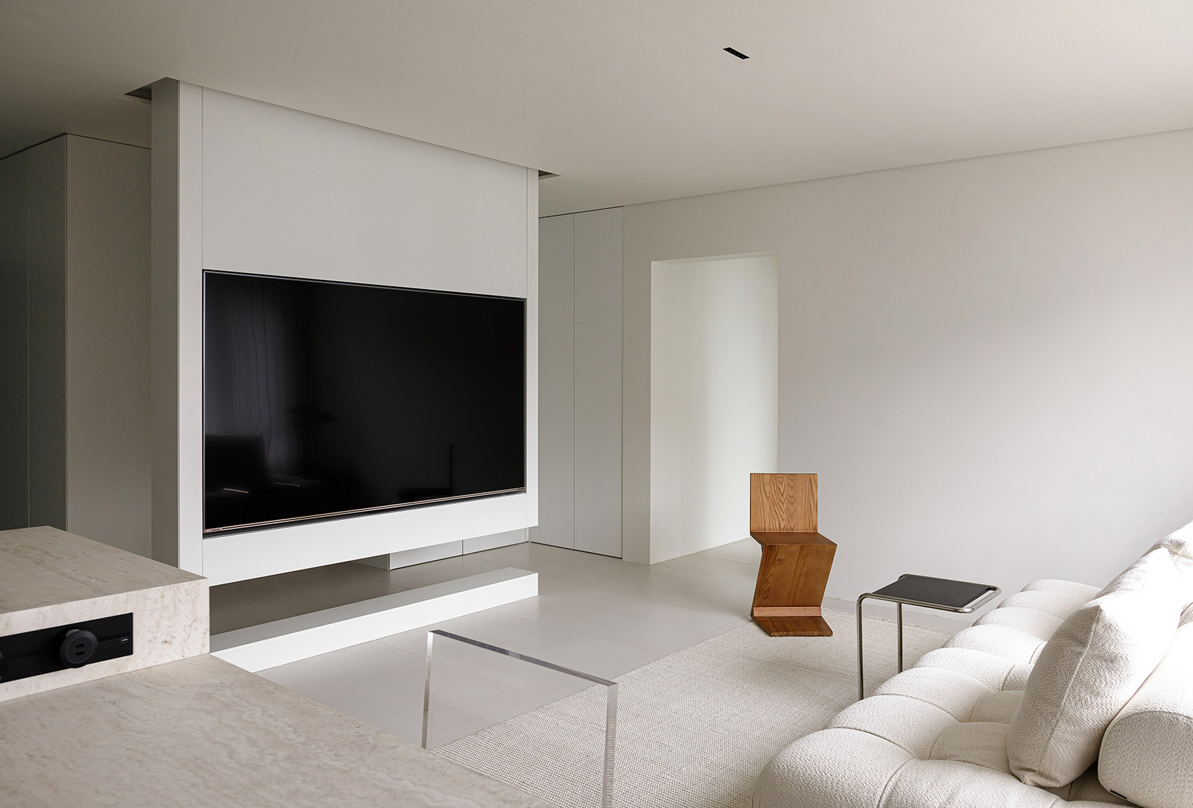 Between the lines, China by CHENJING DESIGN - 谷德设计网