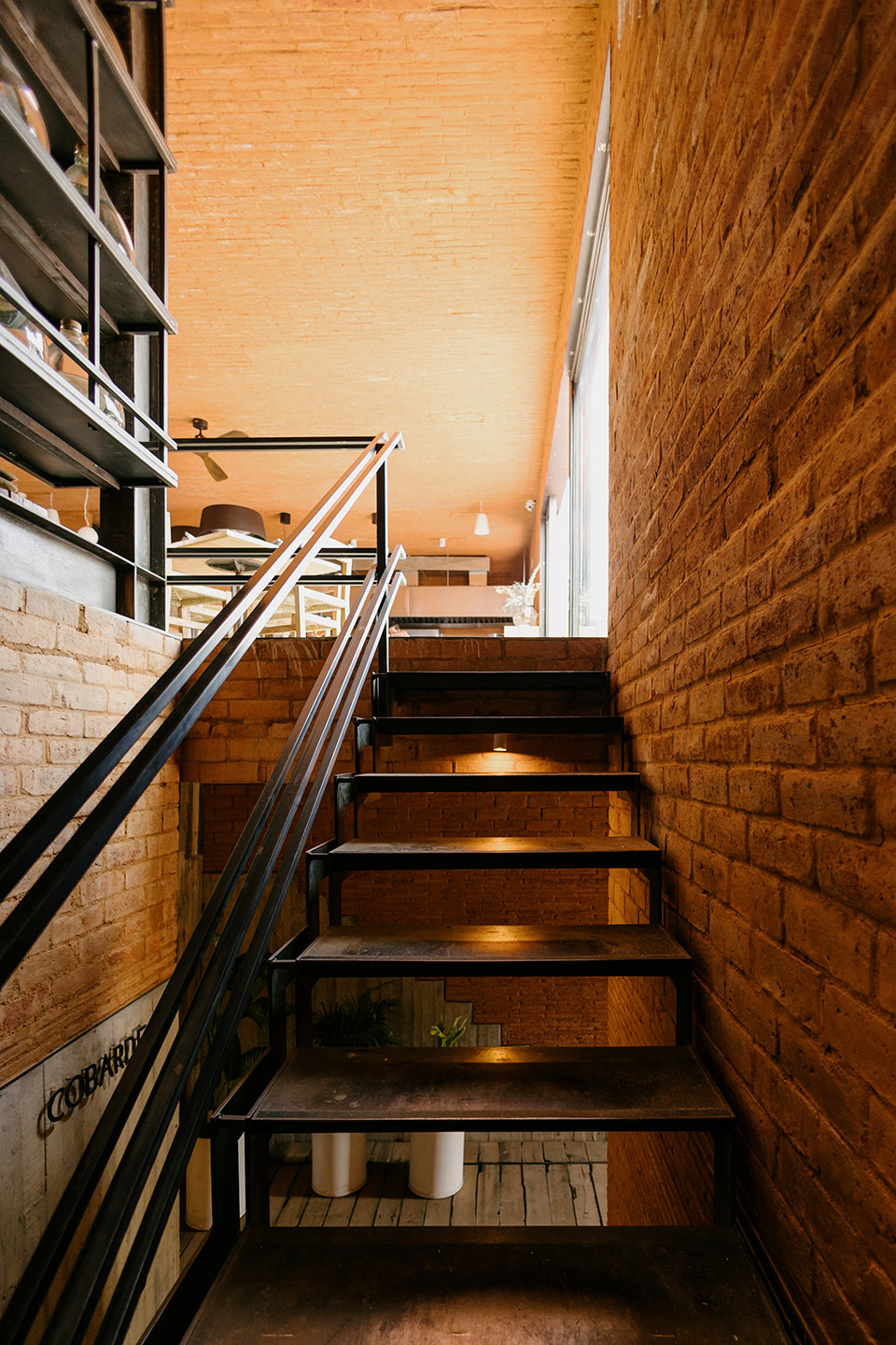 Cobarde by Rootstudio - 谷德设计网