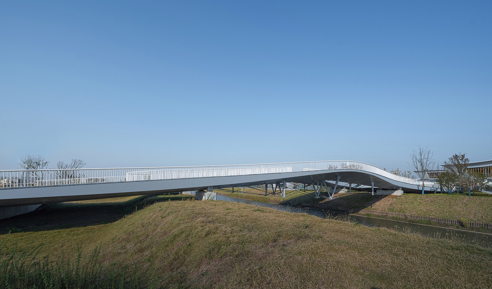 Baoying High Speed Railway Station Pedestrian Bridge(Lotus Leaf Bridge ...