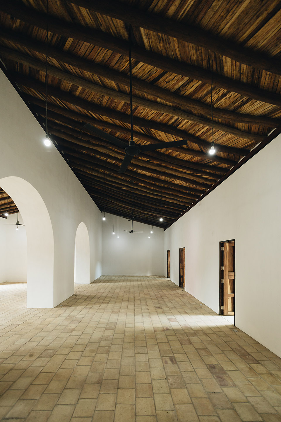 Reconstruction of The Gabriel López Chiñas library by ROOTSTUDIO - 谷德设计网