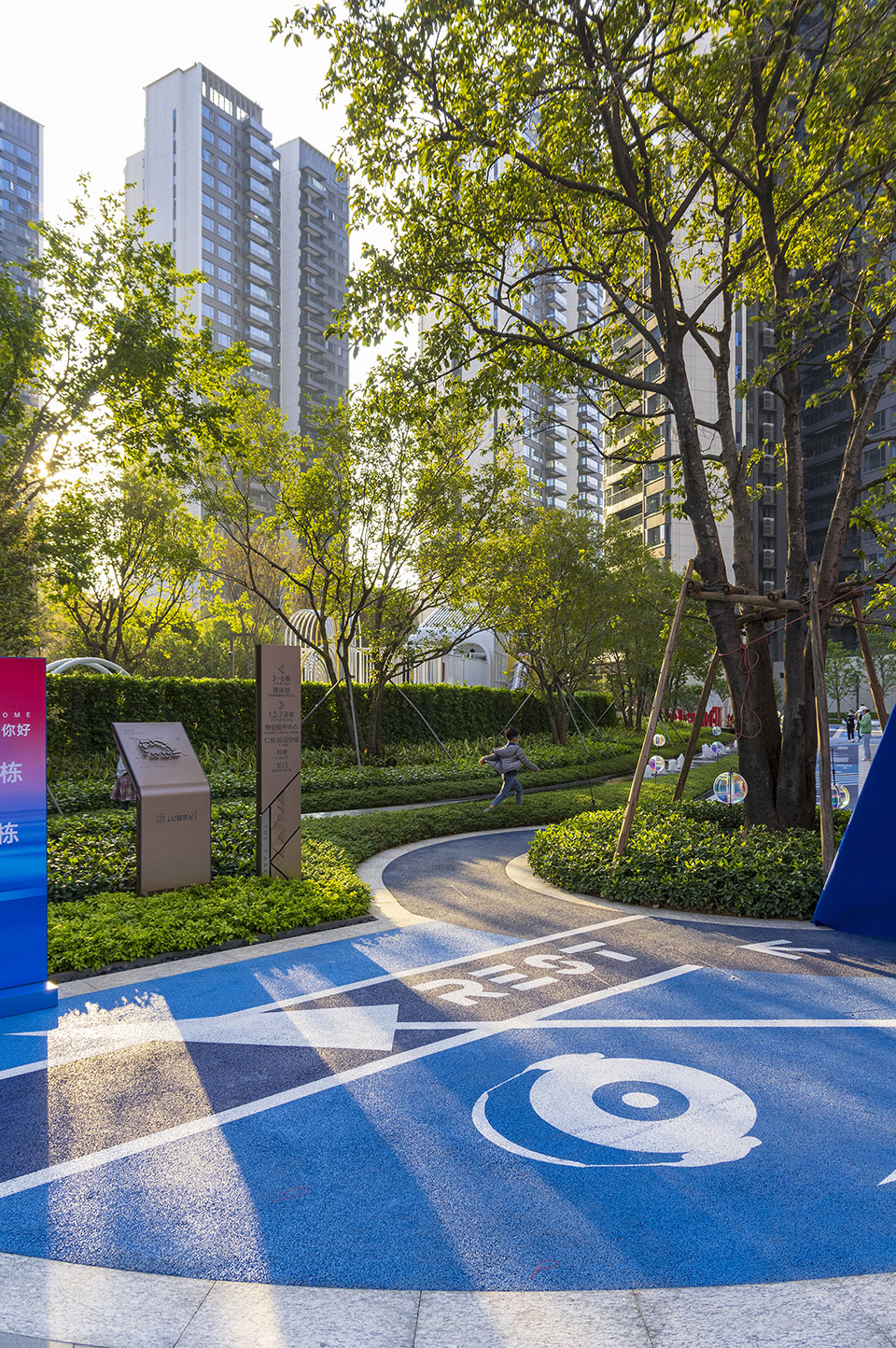 Shenzhen Yanlord Four Seasons New Gardens, China by CICADA + PUYU ...