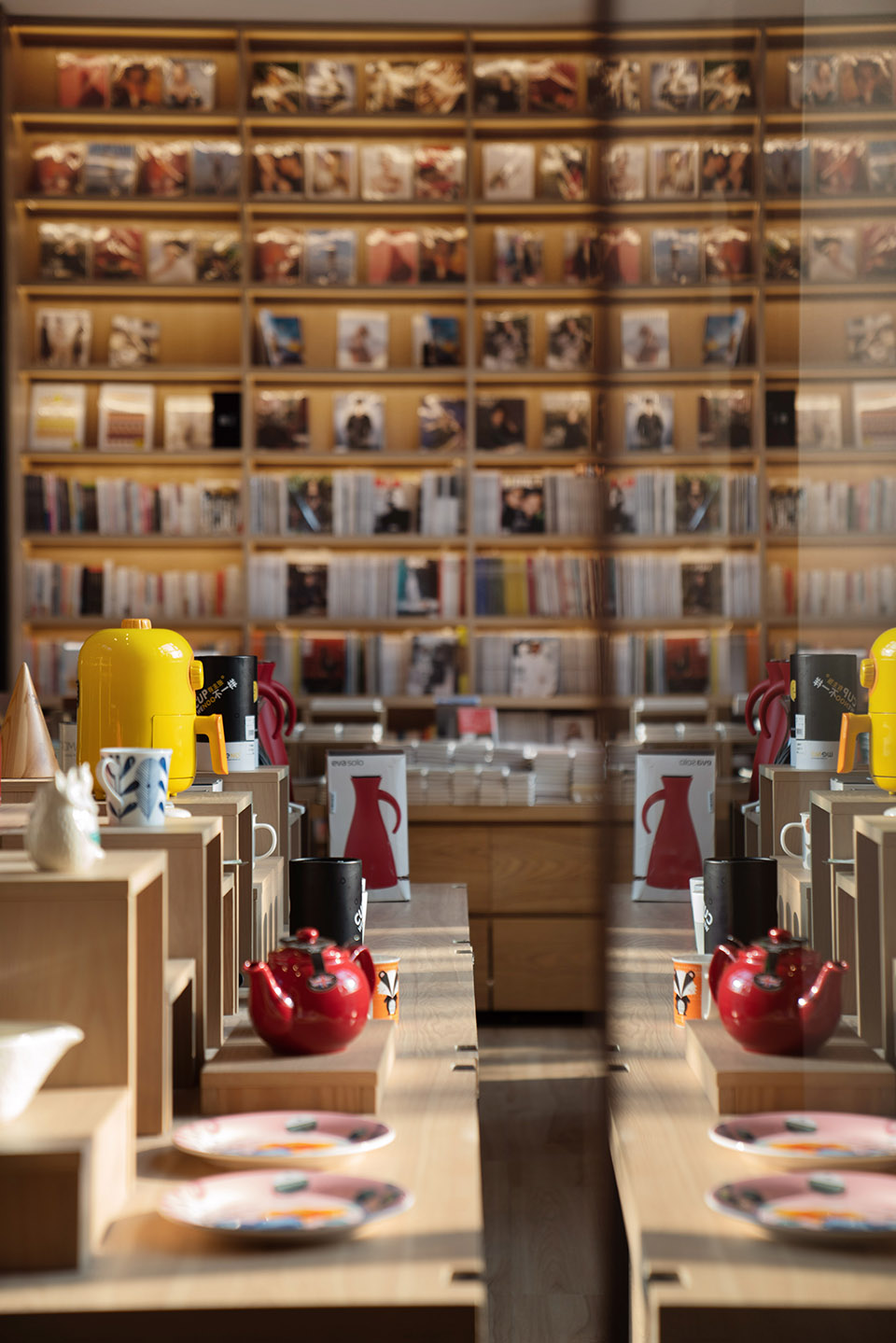 Zhong Ao Yan Ji You Bookstore, China by Karv One Design - 谷德设计网