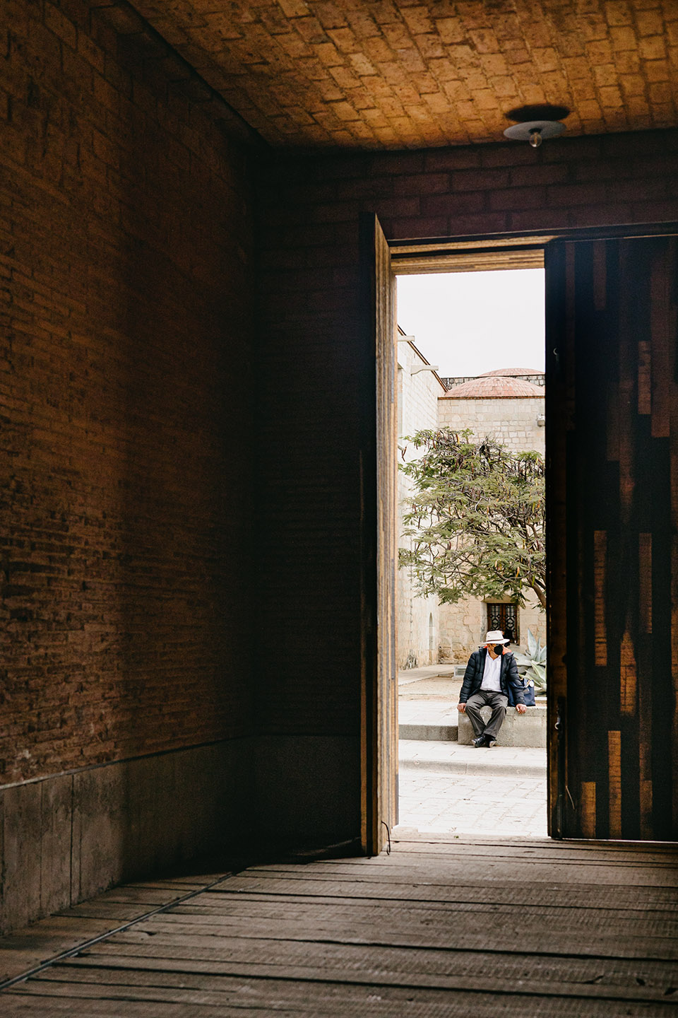 Cobarde by Rootstudio - 谷德设计网