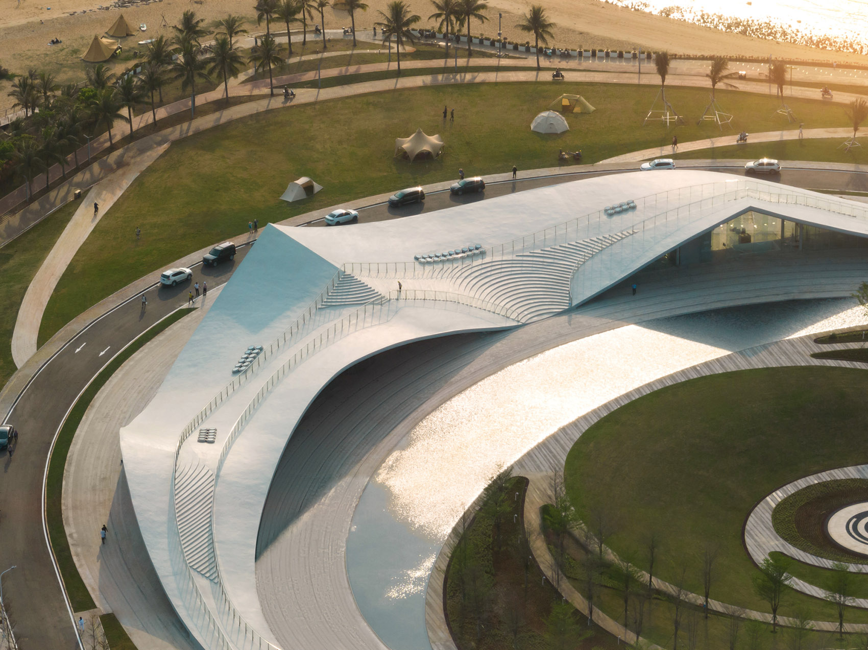 “Sky Mountain” Coastal Station in Haikou by Sou Fujimoto Architects - 谷德设计网