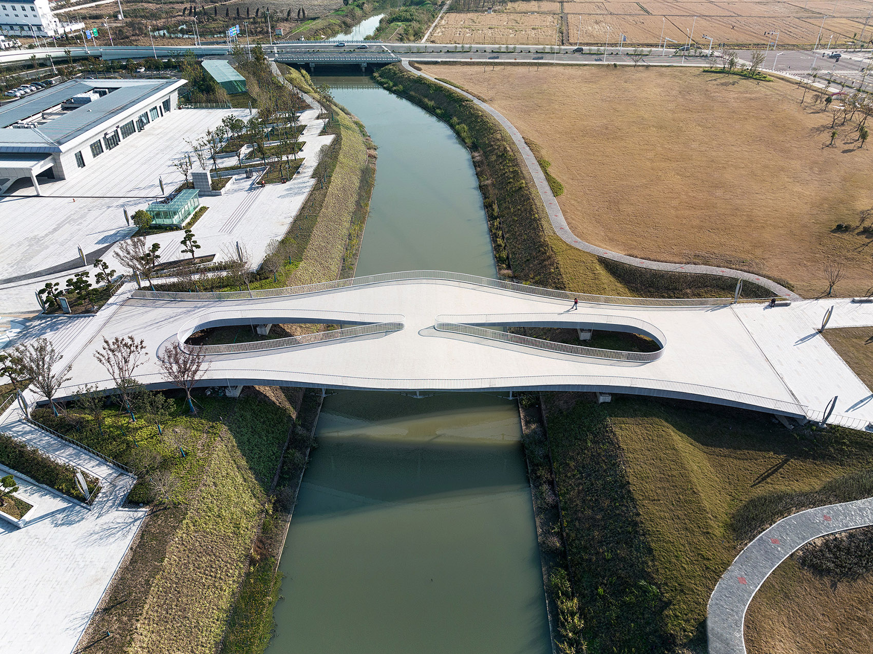 Baoying High Speed Railway Station Pedestrian Bridge(Lotus Leaf Bridge ...