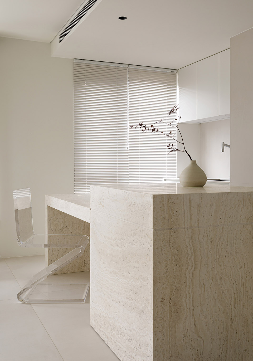 Between the lines, China by CHENJING DESIGN - 谷德设计网