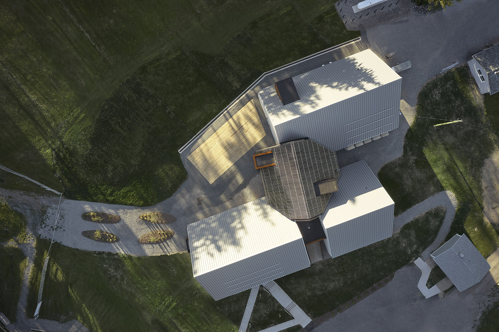 Highland Village Interpretive Centre by Abbott Brown Architects - 谷德设计网