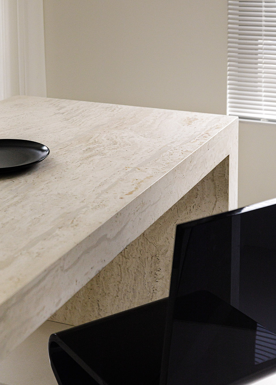 Between the lines, China by CHENJING DESIGN - 谷德设计网