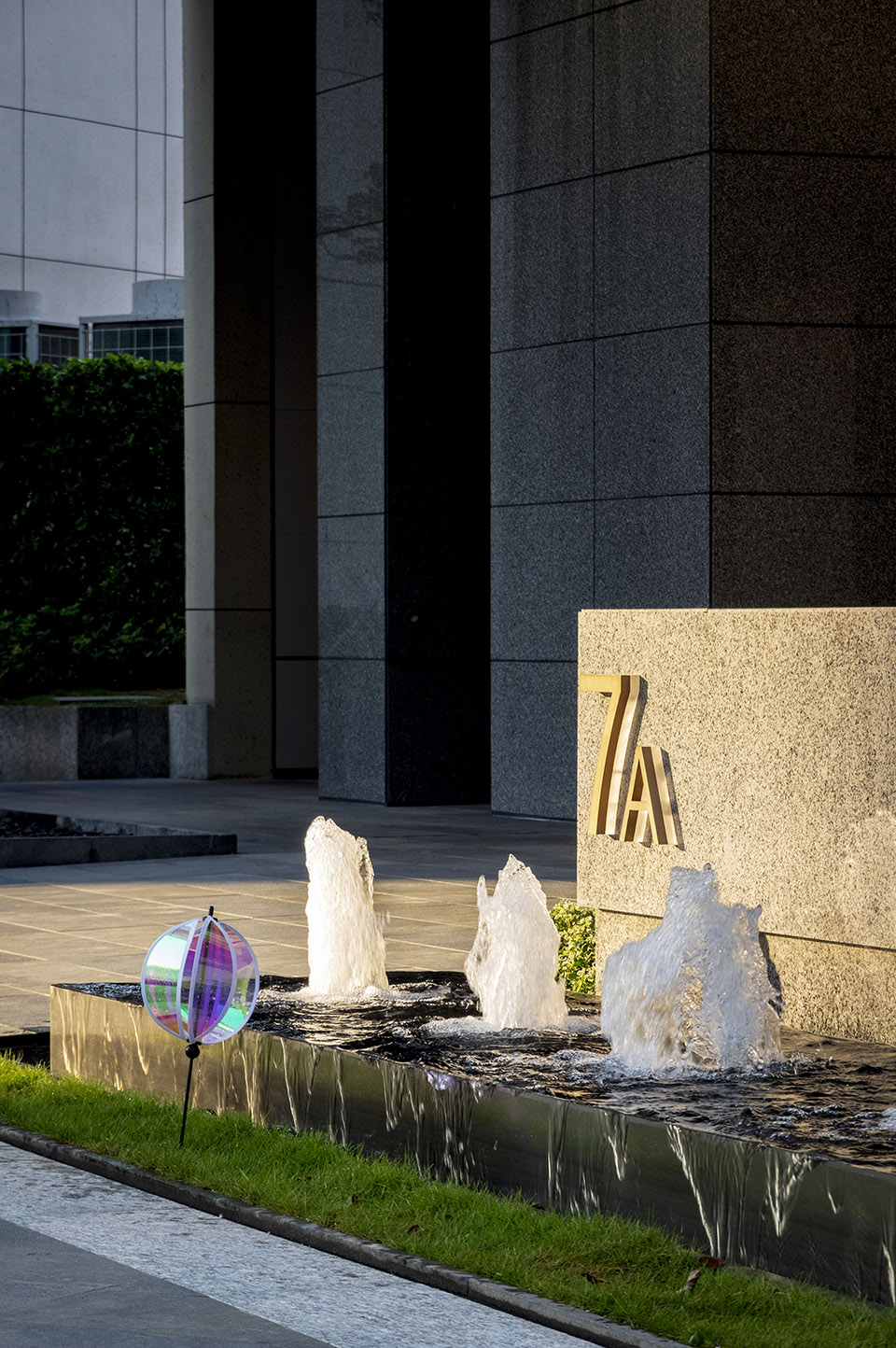 Shenzhen Yanlord Four Seasons New Gardens, China by CICADA + PUYU ...