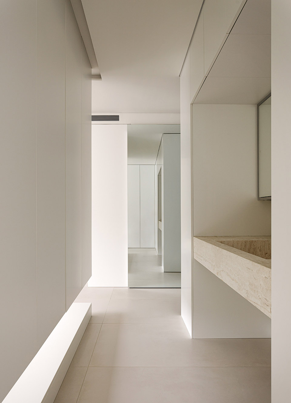 Between the lines, China by CHENJING DESIGN - 谷德设计网