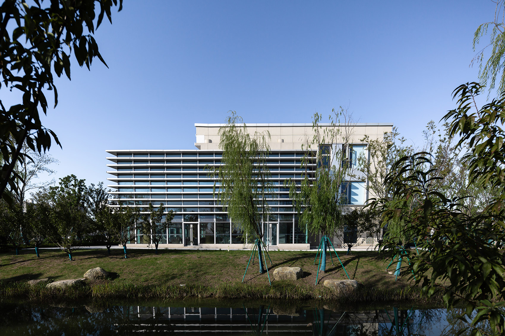 Tongxiang National Fitness Center and Li Ning Sports Park by PT ...