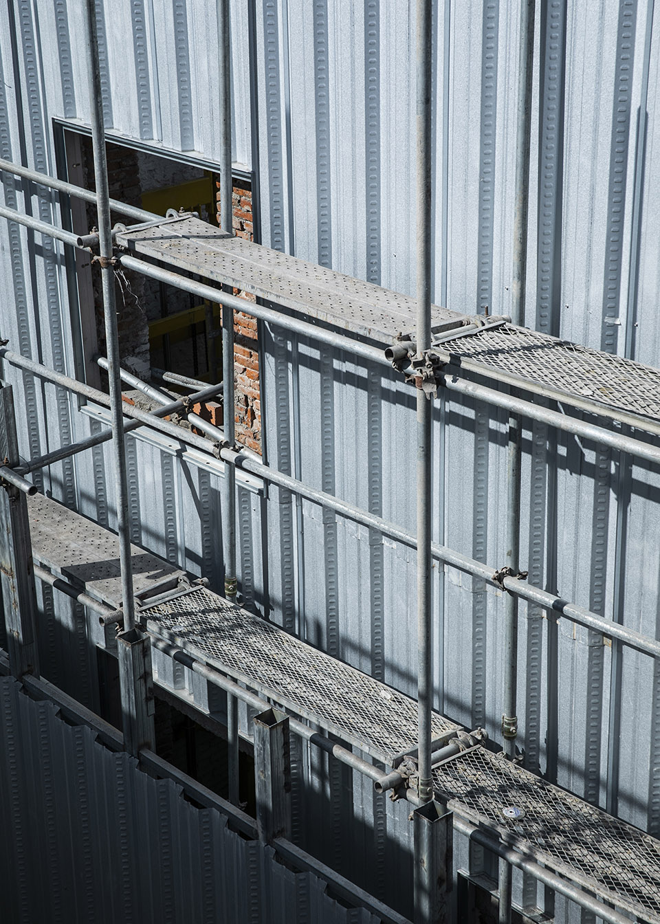 FREITAG STORE SHANGHAI by FREITAG and Kooo Architects - 谷德设计网