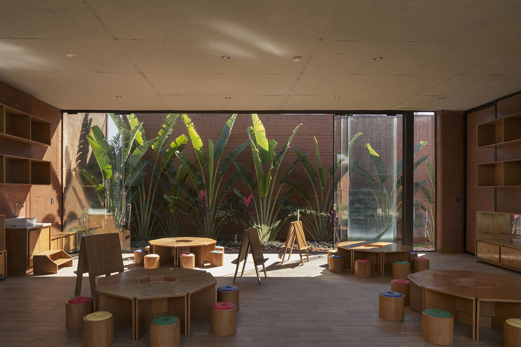 Child Care Center by Equipo de Arquitectura - 谷德设计网