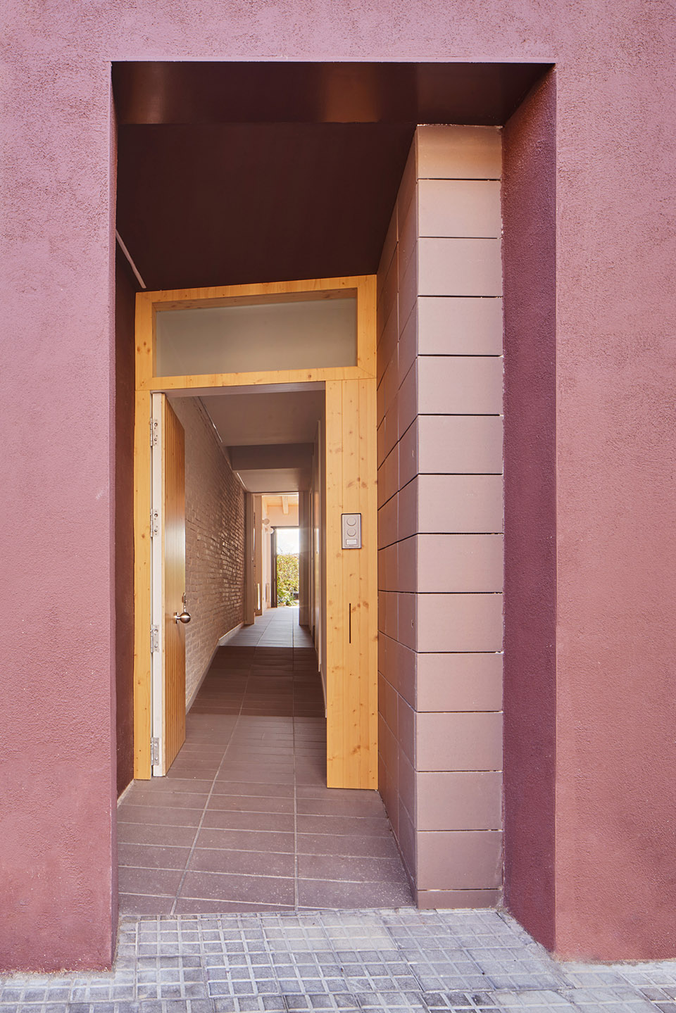 82SAN Renovation and expansion of a row house in the center of Terrassa ...