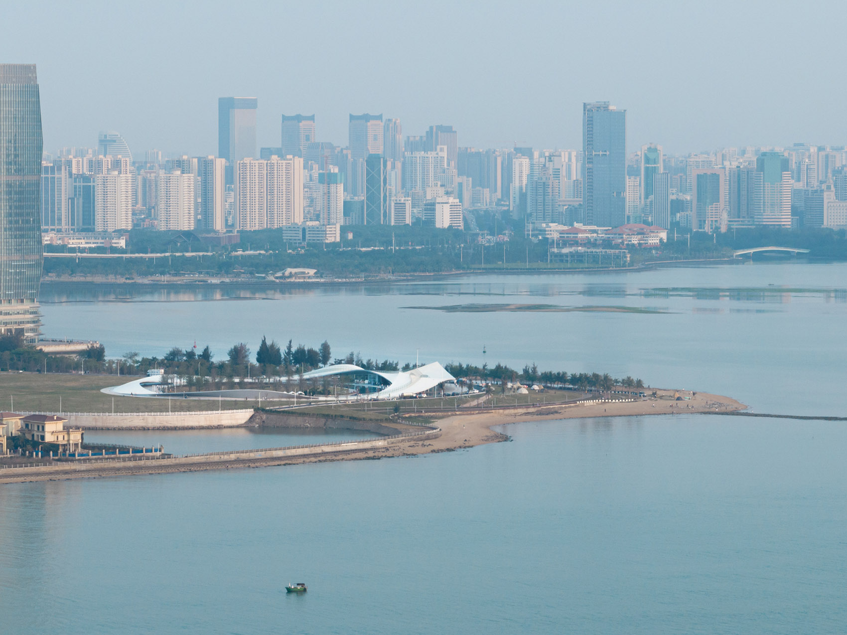 “Sky Mountain” Coastal Station in Haikou by Sou Fujimoto Architects - 谷德设计网