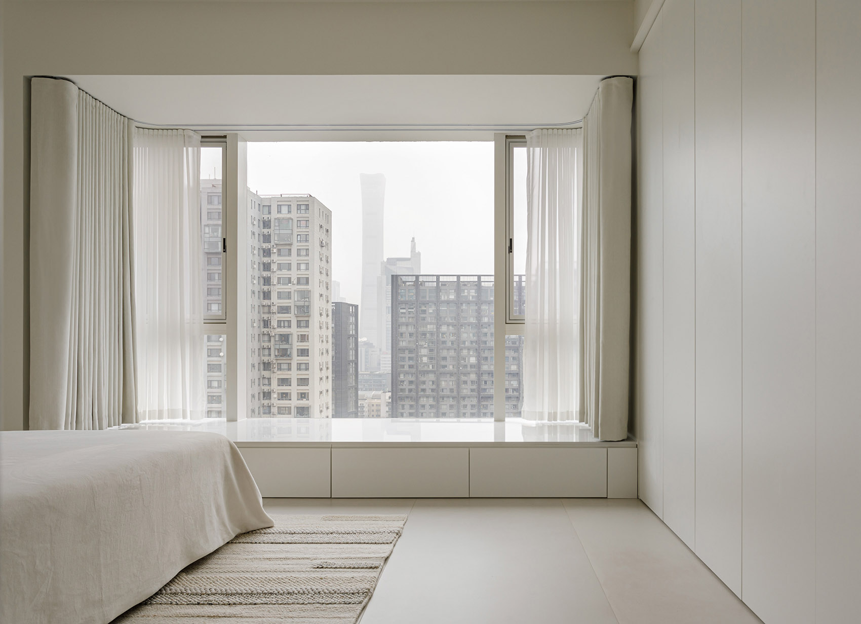 Between the lines, China by CHENJING DESIGN - 谷德设计网