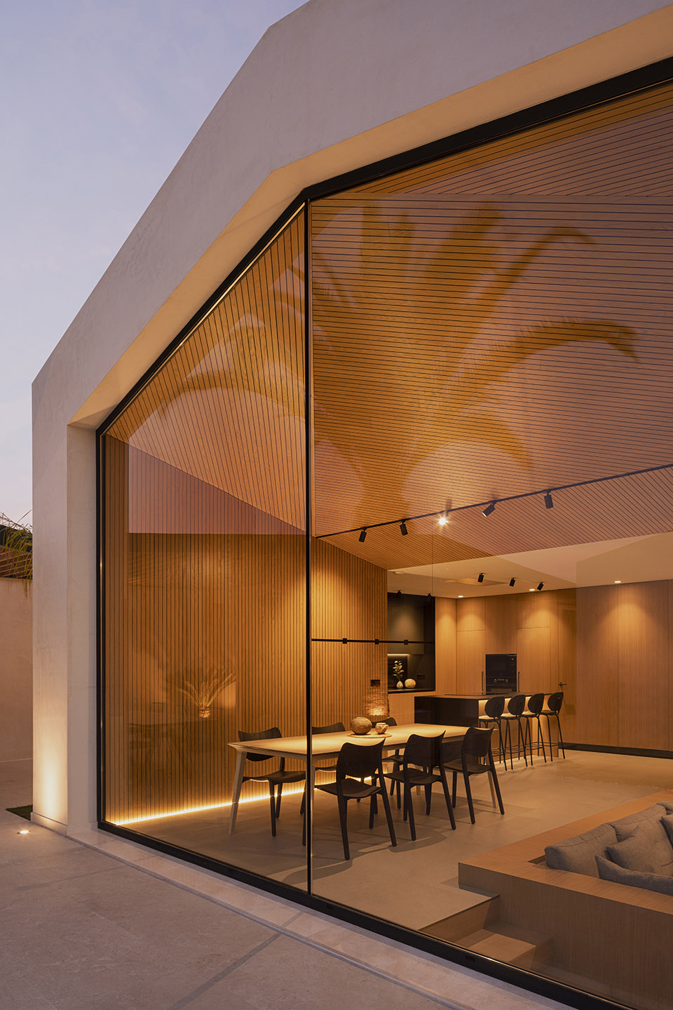 Home Refurbishment for Alejandro and Inma by Pablo Muñoz Payá ...