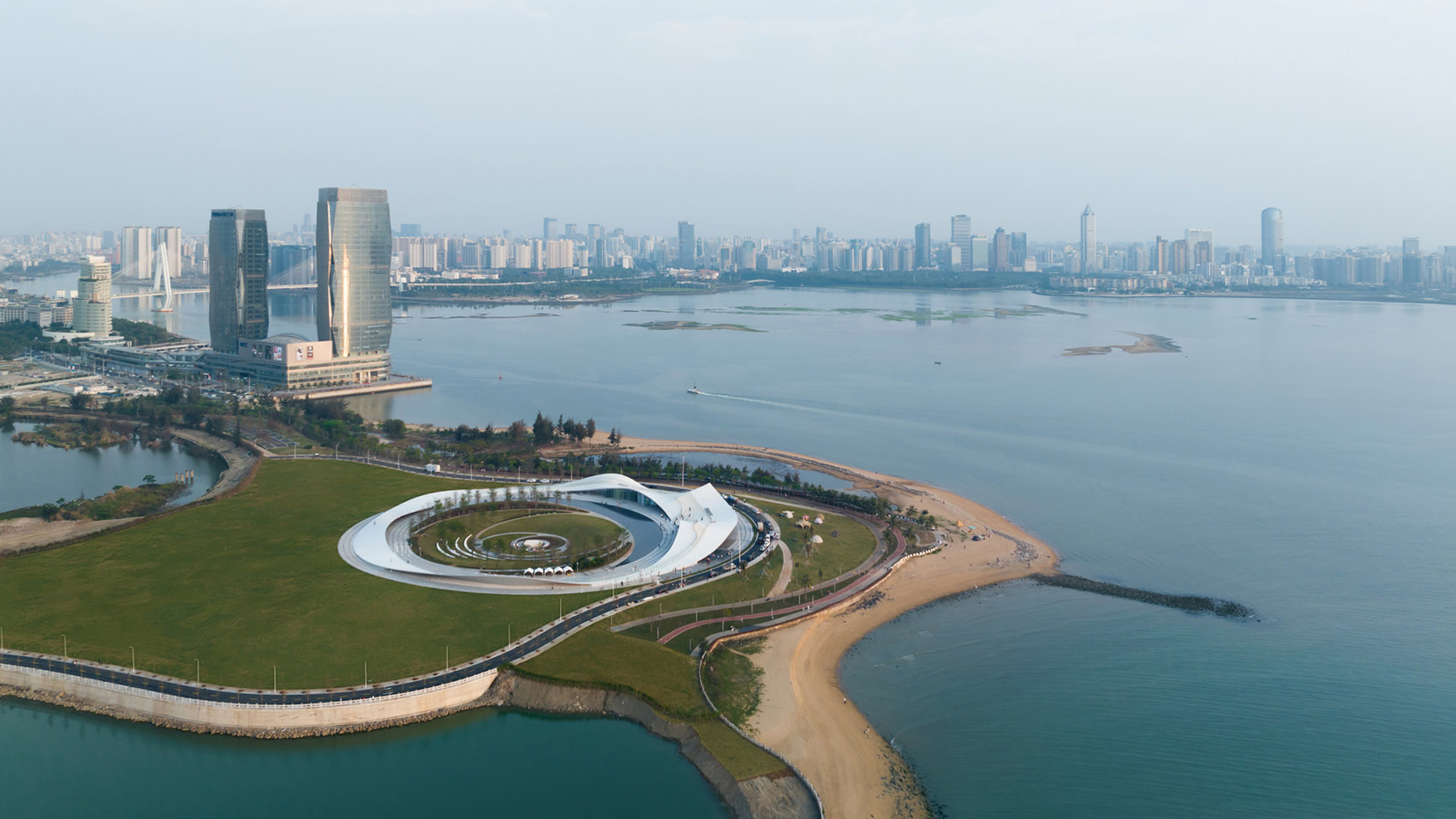 “Sky Mountain” Coastal Station in Haikou by Sou Fujimoto Architects - 谷德设计网