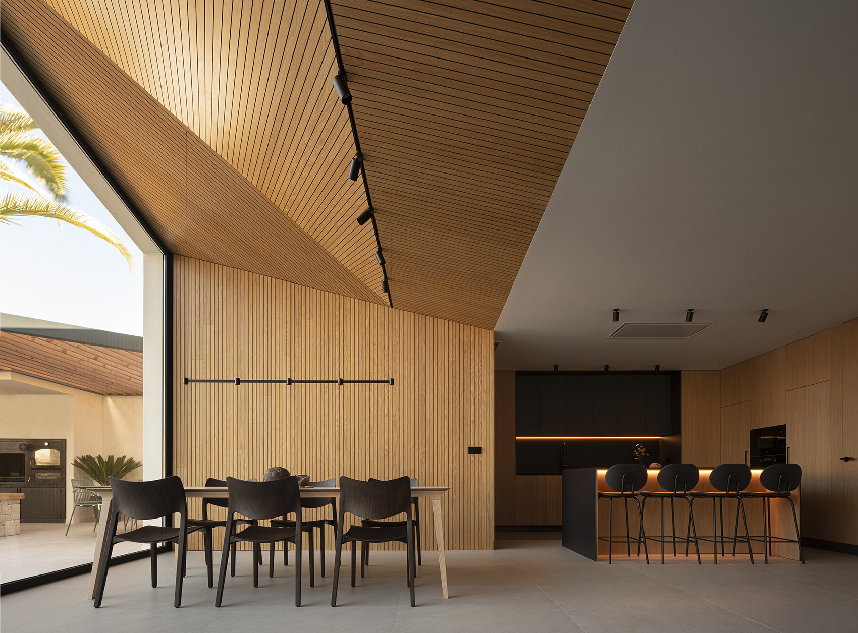 Home Refurbishment for Alejandro and Inma by Pablo Muñoz Payá Arquitectos - 谷德设计网