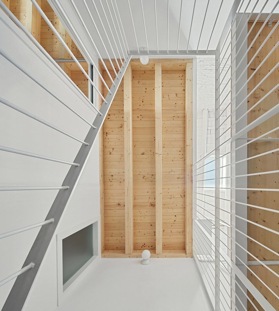 82SAN Renovation and expansion of a row house in the center of Terrassa ...