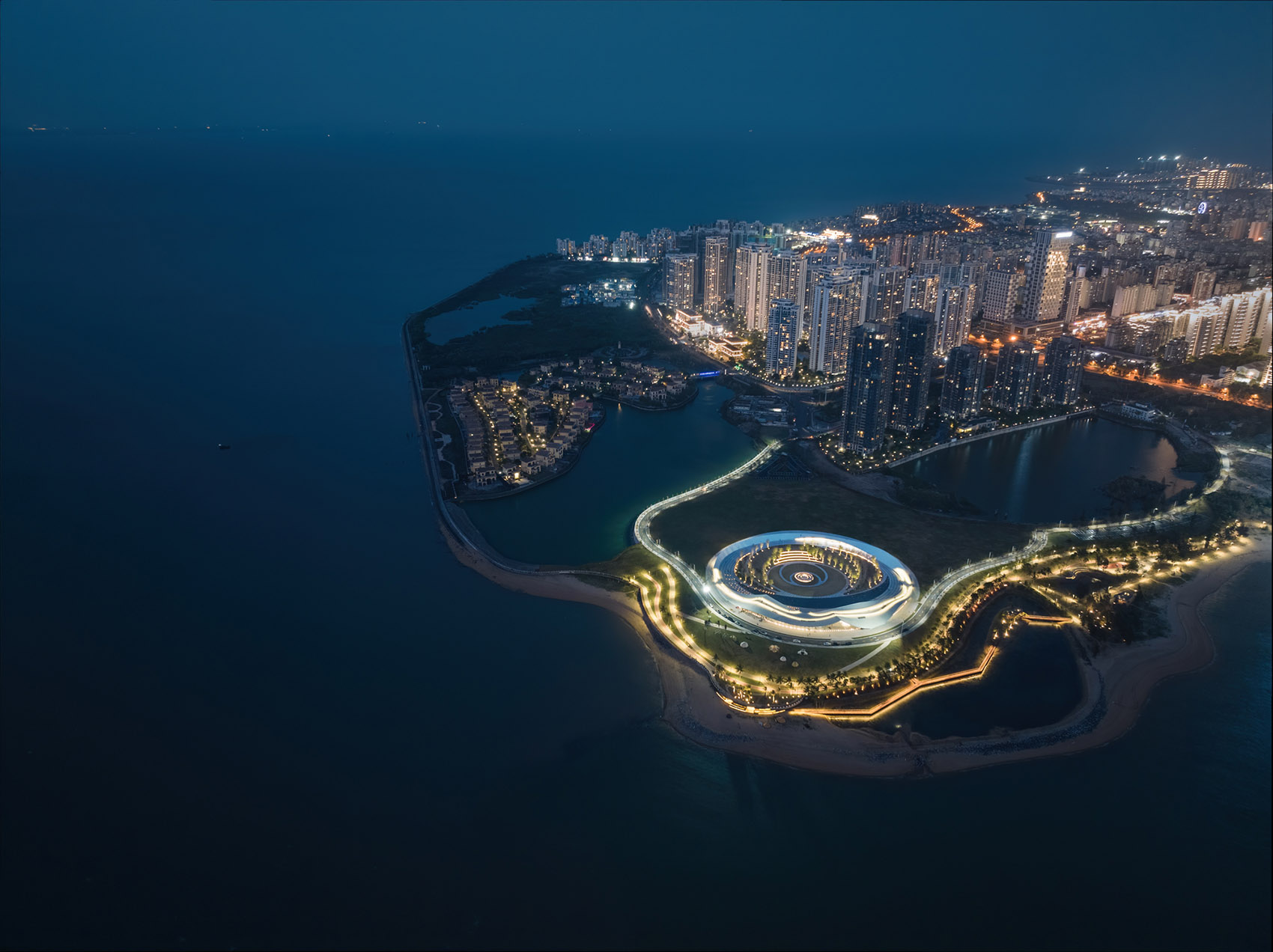 “Sky Mountain” Coastal Station in Haikou by Sou Fujimoto Architects - 谷德设计网