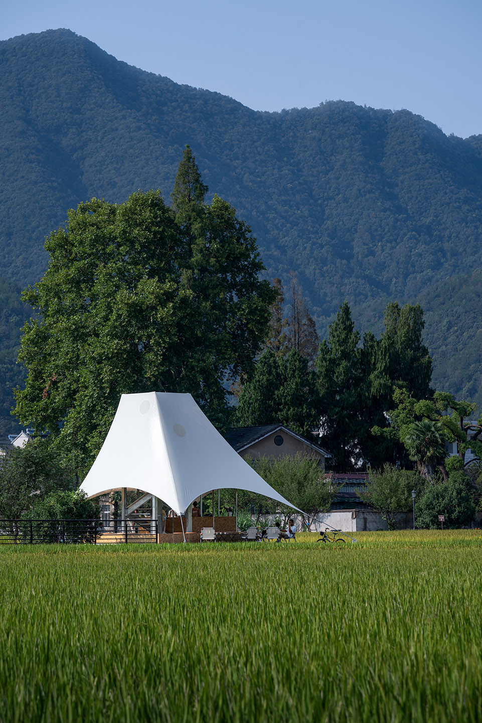 Tower Pavilion In Paddy Fields by JumpingHouseLab - 谷德设计网
