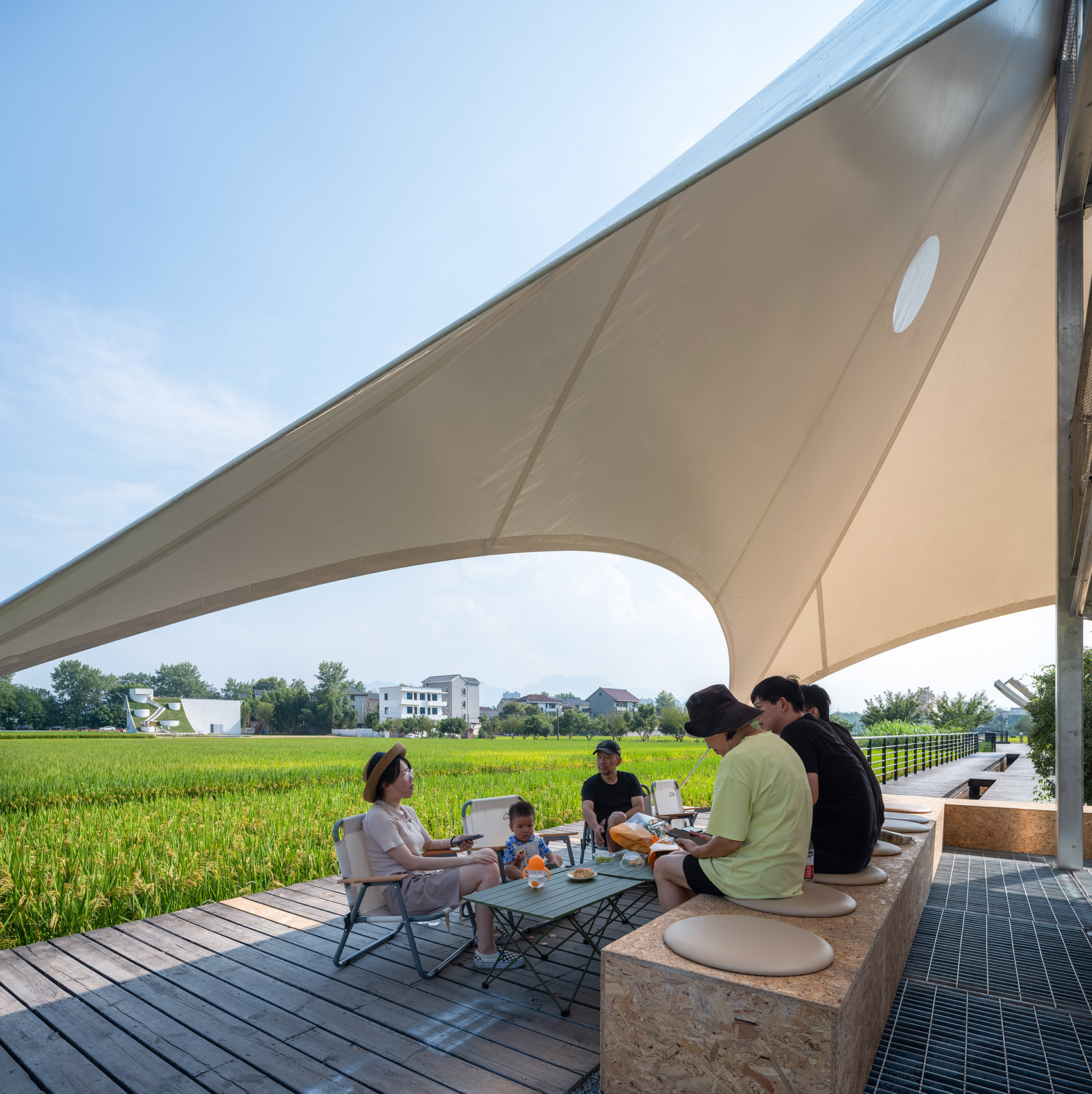 Tower Pavilion In Paddy Fields by JumpingHouseLab - 谷德设计网