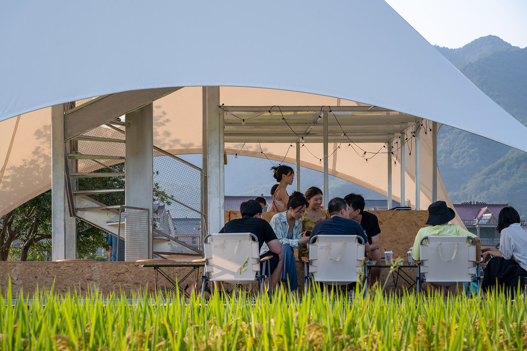 Tower Pavilion In Paddy Fields by JumpingHouseLab - 谷德设计网