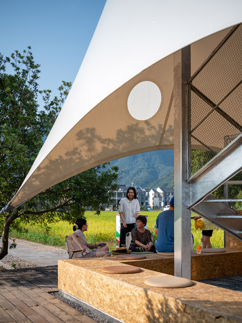 Tower Pavilion In Paddy Fields by JumpingHouseLab - 谷德设计网