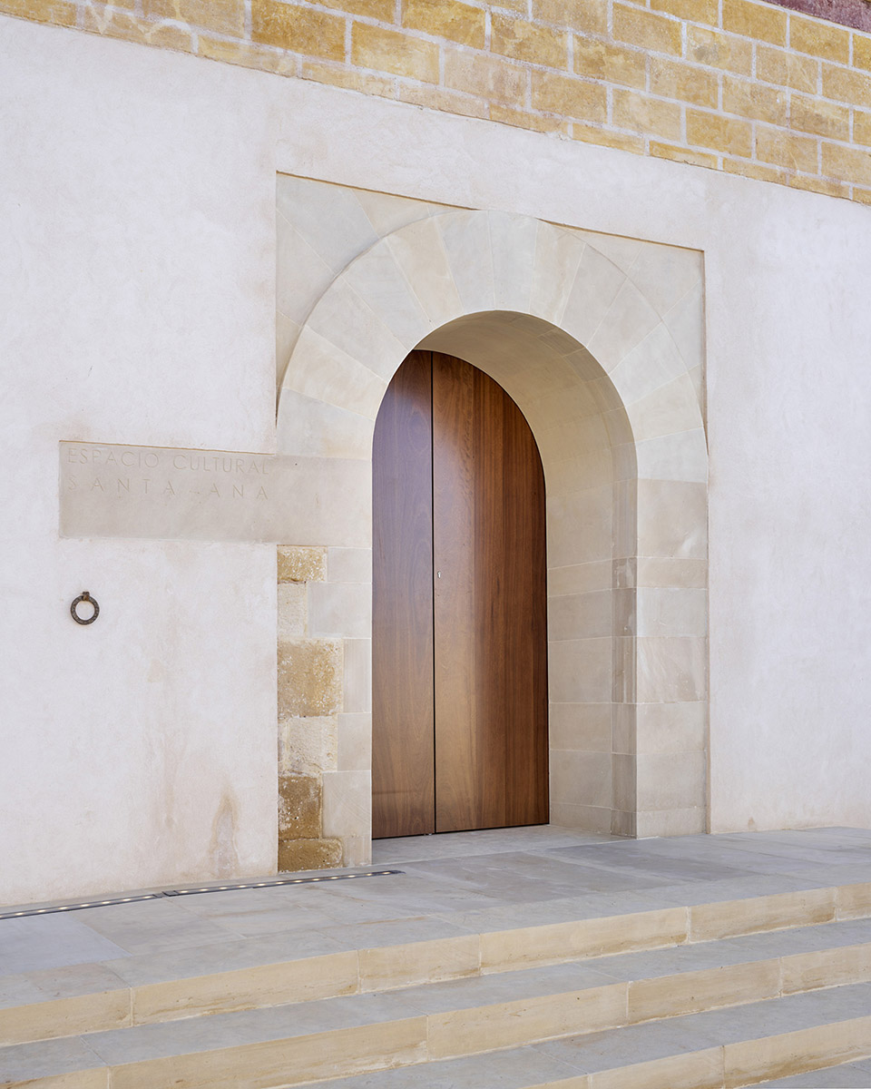 Restoration of the hermitage of Santa Ana de Porcuna by Pablo Millán ...