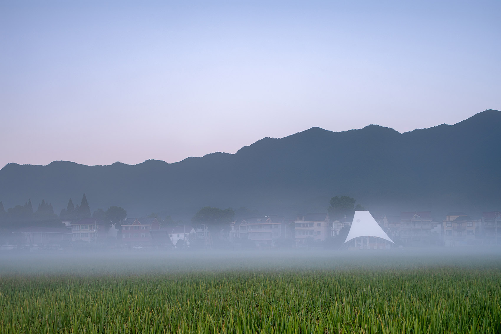 Tower Pavilion In Paddy Fields by JumpingHouseLab - 谷德设计网