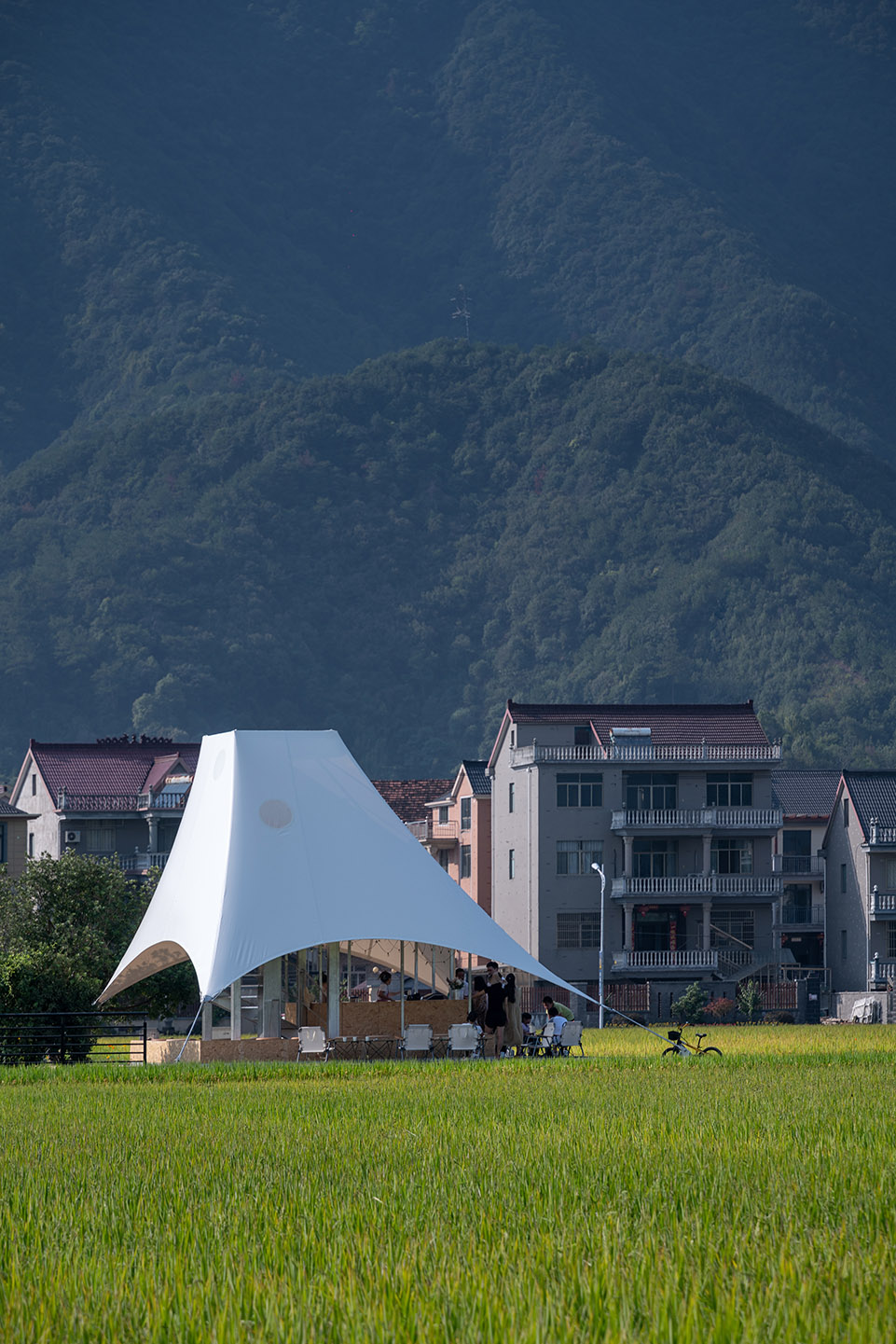 Tower Pavilion In Paddy Fields by JumpingHouseLab - 谷德设计网