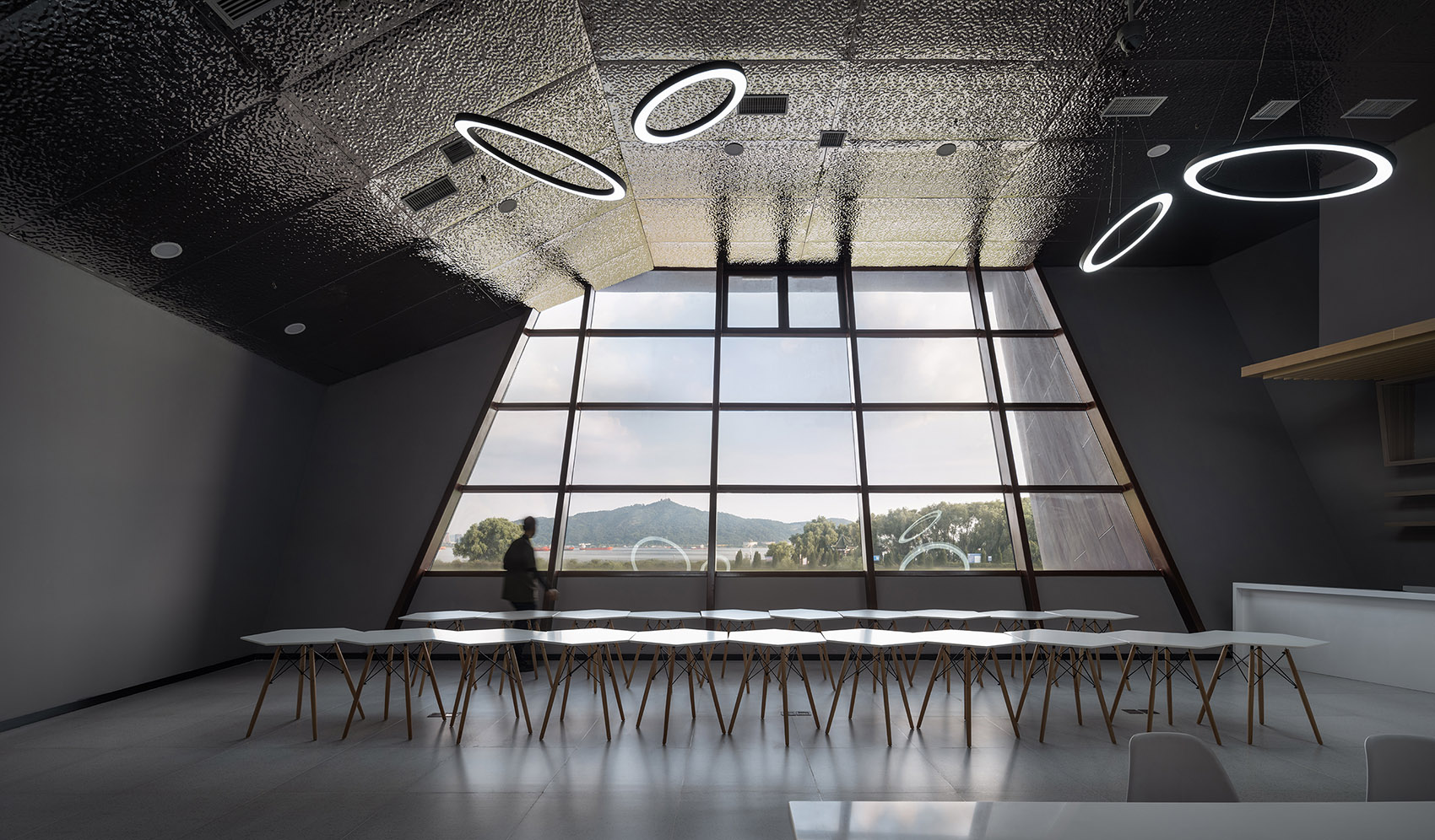 Yangtze River Crossing Campaign Memorial Park by Atelier Zhou Ling - 谷德设计网