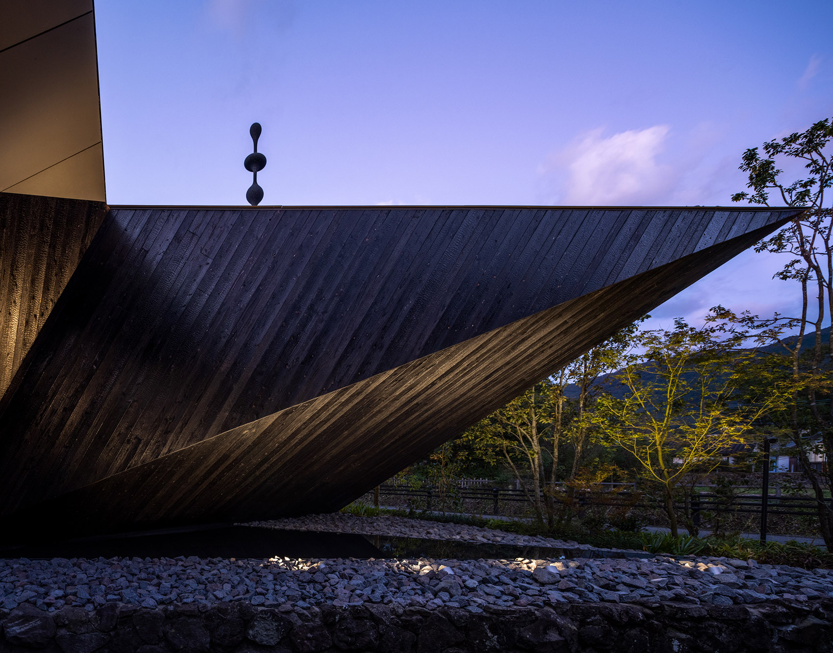 Comico Art Museum Yufuin Annex by Kengo Kuma and Associates - 谷德设计网