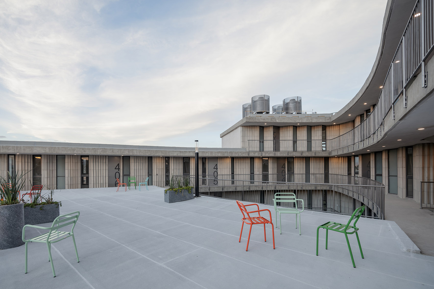 Las Americas Social Housing by SO-IL - 谷德设计网