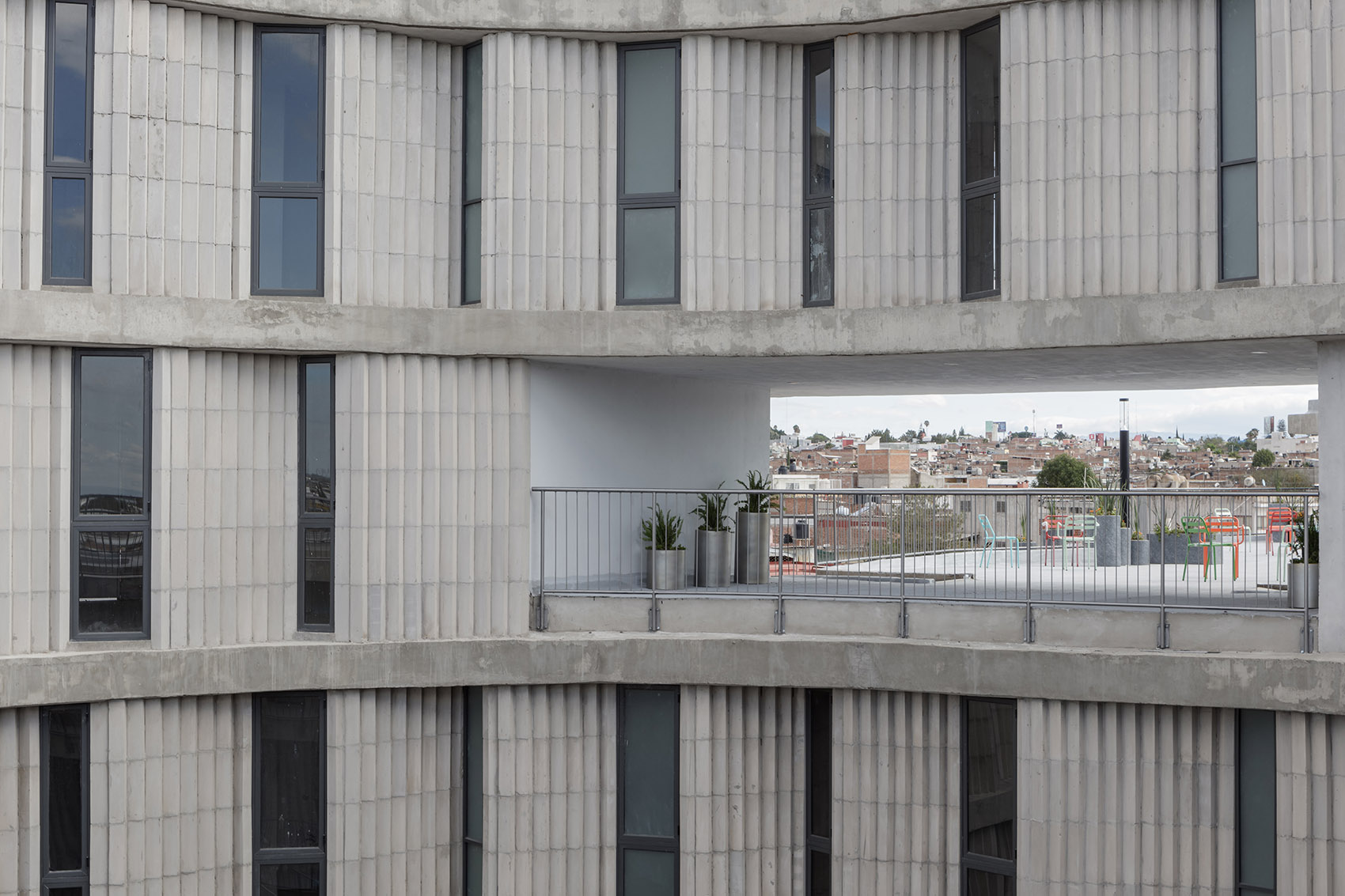 Las Americas Social Housing by SO-IL - 谷德设计网